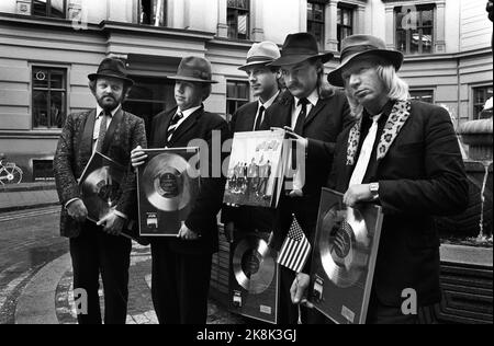 Oslo19830916 Vazelina Bilopphøggers with silver plate for big sales of ...
