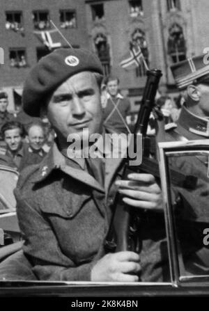 Oslo 19450513. The liberation: Crown Prince Olav receives a warm ...
