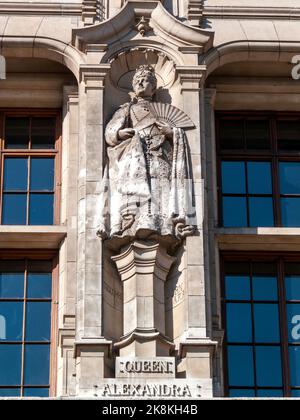 Statue of Queen Alexandra, museum in London Stock Photo - Alamy