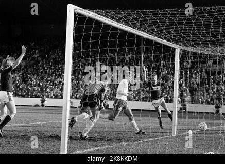 Cup final 1984-10-21: Fredrikstad-Viking (3-3). Ullevaal Stadium. (1st ...