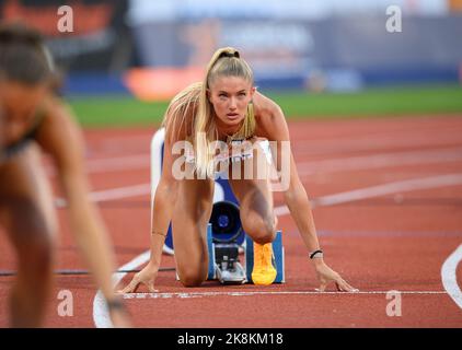 Alica SCHMIDT (GER) action, at the start, flying hair, women's ...