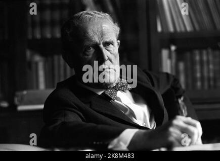 Oslo 19661119 lawyer with past Interview with Supreme Court Attorney ...