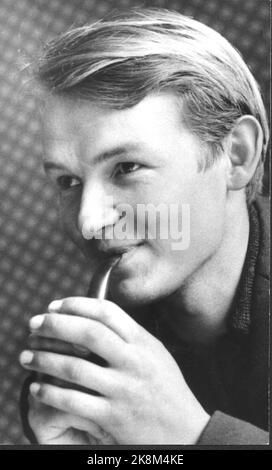 The author Axel Jensen with his wife Marianne Ihlen Stock Photo - Alamy