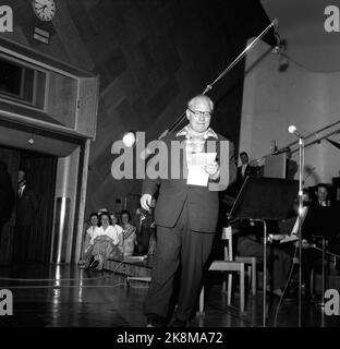 Oslo, 25 May 1959. Film show in Store Studio. Here, actors stand in a ...