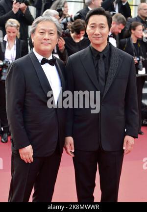 Park Hae-il and Park Chan-wook attend "Decision to Leave" film premiere ...