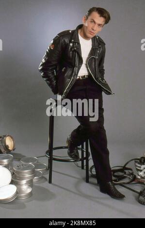 Studio portrait of French singer Florent Pagny in 1988 Stock Photo - Alamy