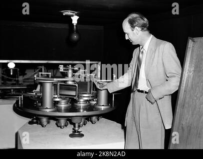 Harestua 19540531 The solar observatory at Harestua is put into ...