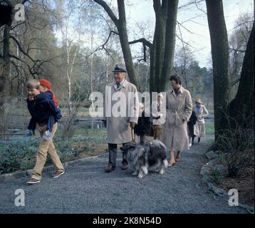 Oslo 1978-05-10: King Olav with the family at Bygdøy Kongsgård. King ...