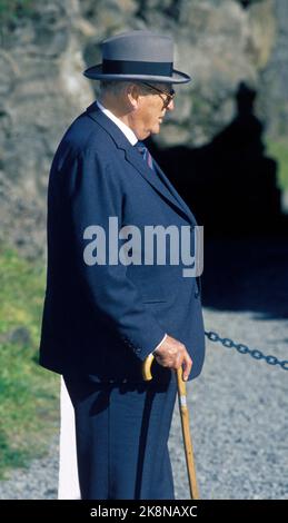 Iceland September 5, 1988. King Olav arrives at Reykjavik Airport. King ...