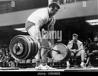 29.11.1970. The fair hall at Sjølyst in Oslo. Competition in strength ...
