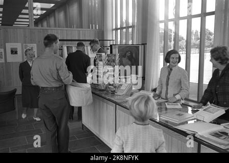 Oslo 19630921 The new Munch Museum in Oslo. People flock to the museum ...