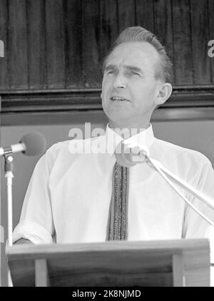 Oslo - Lillehammer, September 1969. Election campaign on Skinner - vgs ...