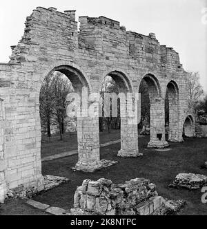 Hamar 19490513. Celebration of Hamar City's anniversary. The cathedral ...
