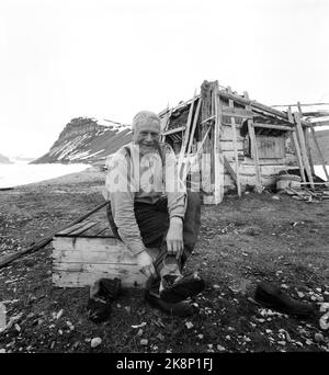 Svalbard, Sassen, 1963. Hilmar Nøis (72) is an adventurer, trapper and ...