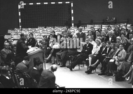 Oslo 1960. Meeting in the Maran Ata congregation, with Aage Samuelsen ...