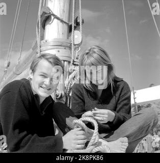 The author Axel Jensen with his wife Marianne Ihlen Stock Photo - Alamy
