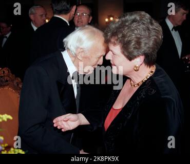 Oslo February 9, 1995. Helge Ingstad and Gro Harlem Brundtland in ...
