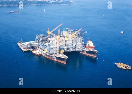 Stavanger 19750610: The steel deck for the oil drilling platform ...