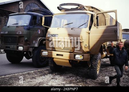 French military vehicles are painted in desert colors ahead of Daguet ...