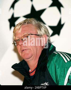 Trondheim 19971027 Rosenborg coach Nils Arne Eggen at the press ...