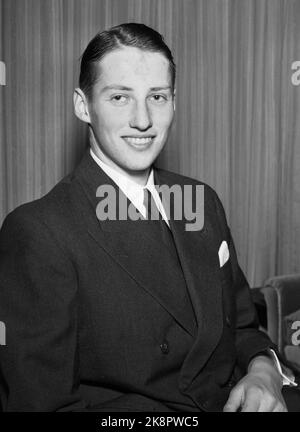 Asker 19550117. Prince Harald photographed at Skaugum in connection ...