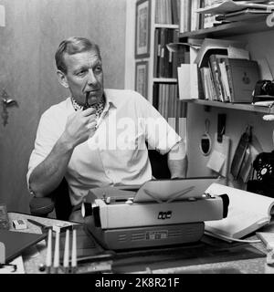 Oslo 19650601 Instructor Nils Reinhardt Christensen (TV) instructs Ole ...