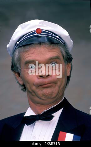 Oslo 1990 - from performance with Dizzie Tunes. Hege Schøyen T.H as the ...