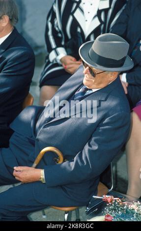 Iceland September 5, 1988. King Olav arrives at Reykjavik Airport. King ...