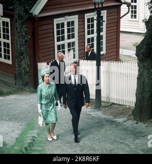 Bergen 19690808. Queen Elizabeth in Norway with the family. The royals ...