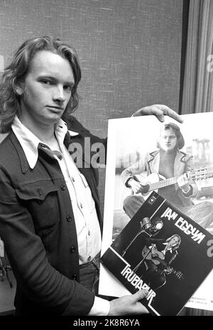 Oslo October 1976 Bergenseren Jan Eggum (24) comes with his second ...