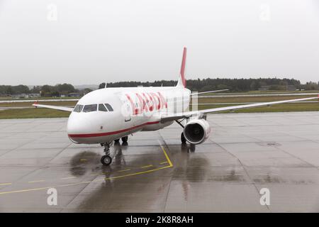 Lauda air airplane Stock Photo - Alamy