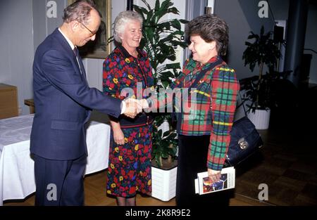 Oslo 19901124 - Politician Jan P. Syse celebrates his 60th birthday ...