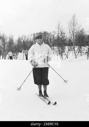 Sikkilsdalen 1950415: The Norwegian royal family on Easter holidays in ...