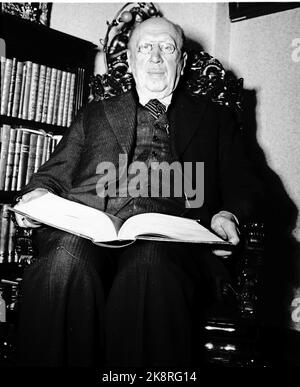 Oslo. Christofer Hornsrud, former Prime Minister (Ap). Hornsrud formed ...