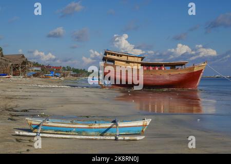 Shipyard in Tana Beru, Sulawesi, one of the four Great Sunda Islands ...