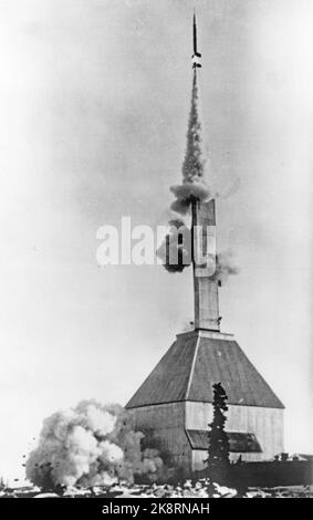 Fort Churchill, Canada. 19570823. Aerobee -H1 - launch. -Solk camera to ...