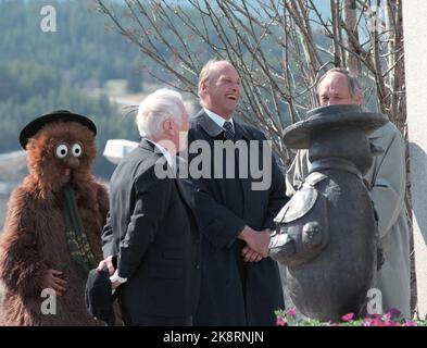 Alvdal. Opening of the Aukrustsenteret in Alvdal. King Harald with ...