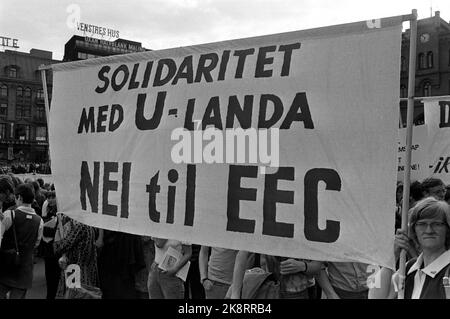 Oslo 19710607 Demonstration trains against the EEC / Common Market. One ...