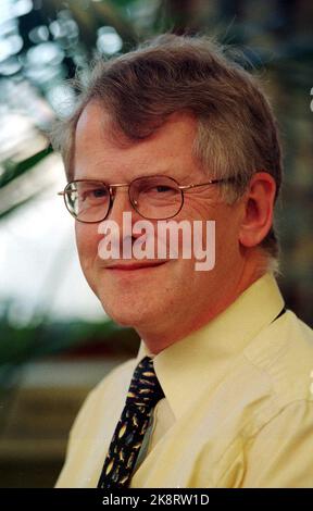 Oslo 19980819. Morten Ruud succeeds Ann Kristin Olsen as Governor of ...