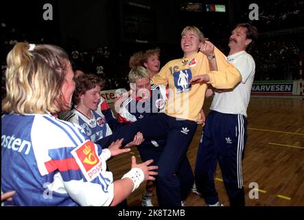 Oslo 19931124: A happy coach Sven Tore Jacobsen during the Handball ...