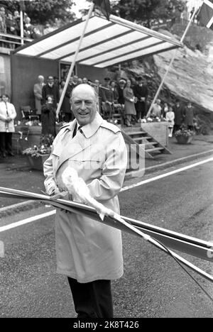 Bergen 19720525. Norway's largest bridge opened. King Olav opened ...