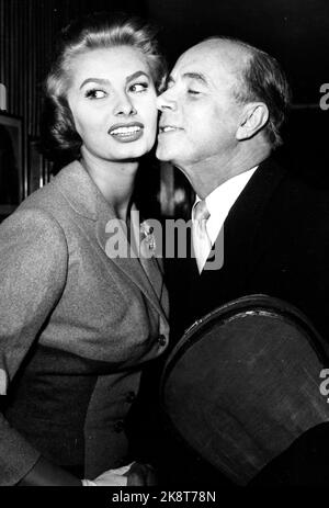 Oslo 19551208. Film actor Sophia Loren visits Norway. Here with actor ...