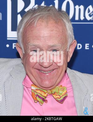 HOLLYWOOD, CA - APRIL 12: Leslie Stratton at the premiere of Universal ...