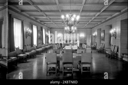 Oslo, Huk on Bygdøy 19450515 Interiors from Vidkun Quisling's residence ...