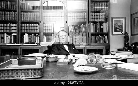 Oslo 19661119 lawyer with past Interview with Supreme Court Attorney ...