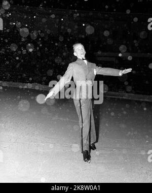 Oslo 19540216 World Cup in figure skating was arranged outdoors. The ...