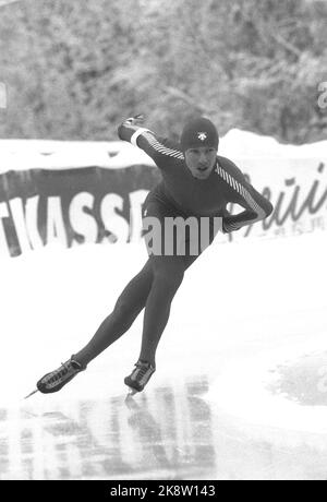 Jevnaker 19860112. NM skating, men. Skater Rolf Falk-Larssen in action ...