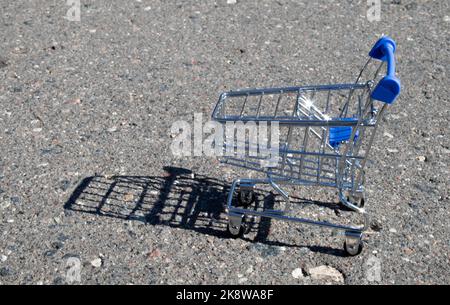 Box with shopping cart logo and Hungary flag, Import Export Shopping ...