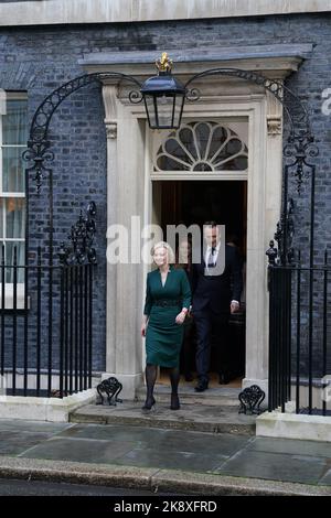 Outgoing Prime Minister Liz Truss, with her husband Hugh O'Leary and ...