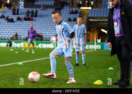 Coventry City mascots warming up ahead of the Sky Bet Championship ...